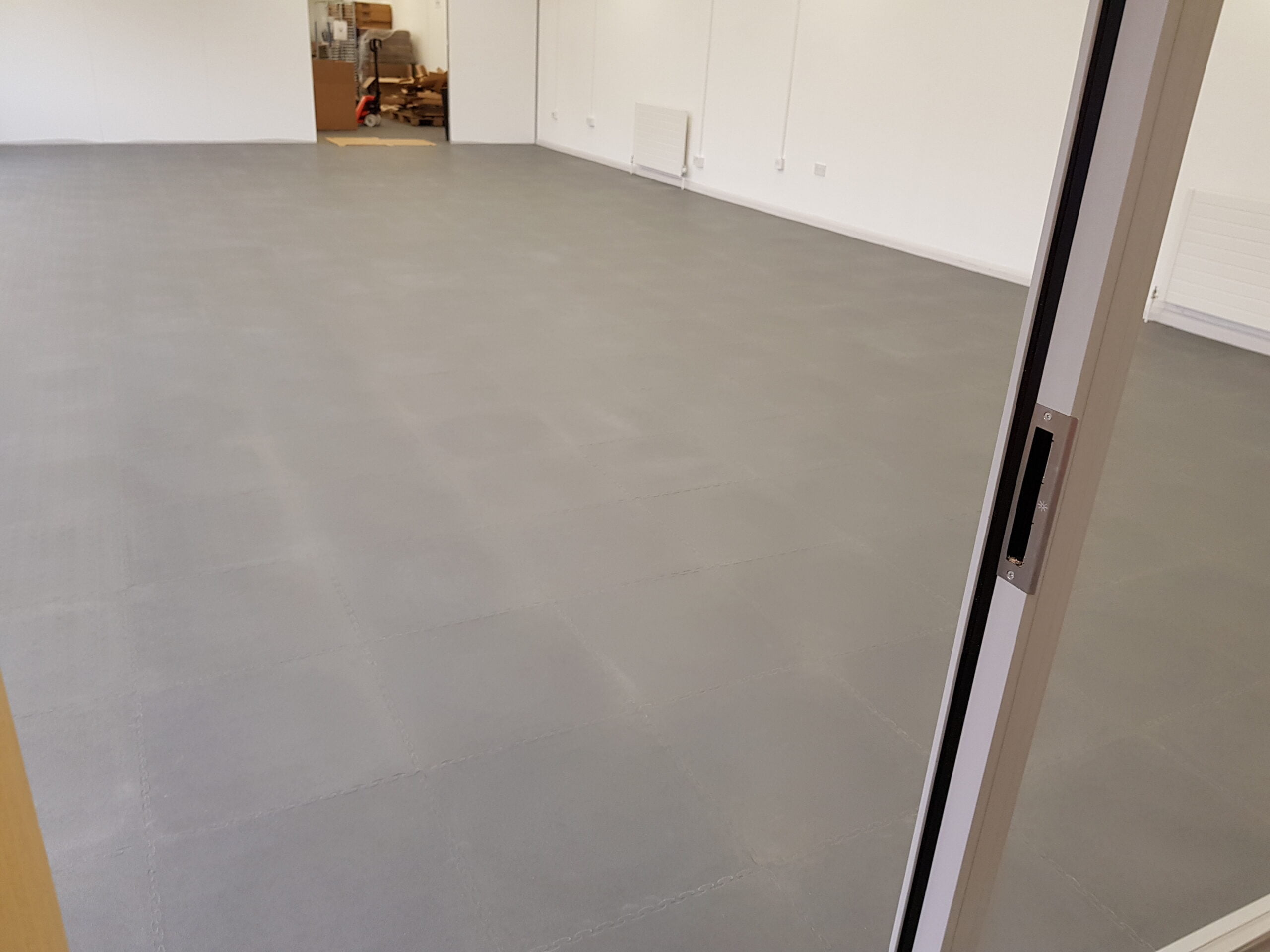 ESD Anti-Static Interlocking Flooring Tiles | Elcom