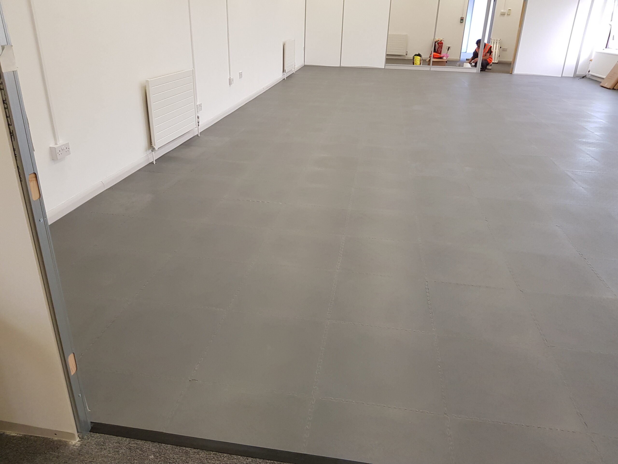 ESD Anti-Static Interlocking Flooring Tiles | Elcom