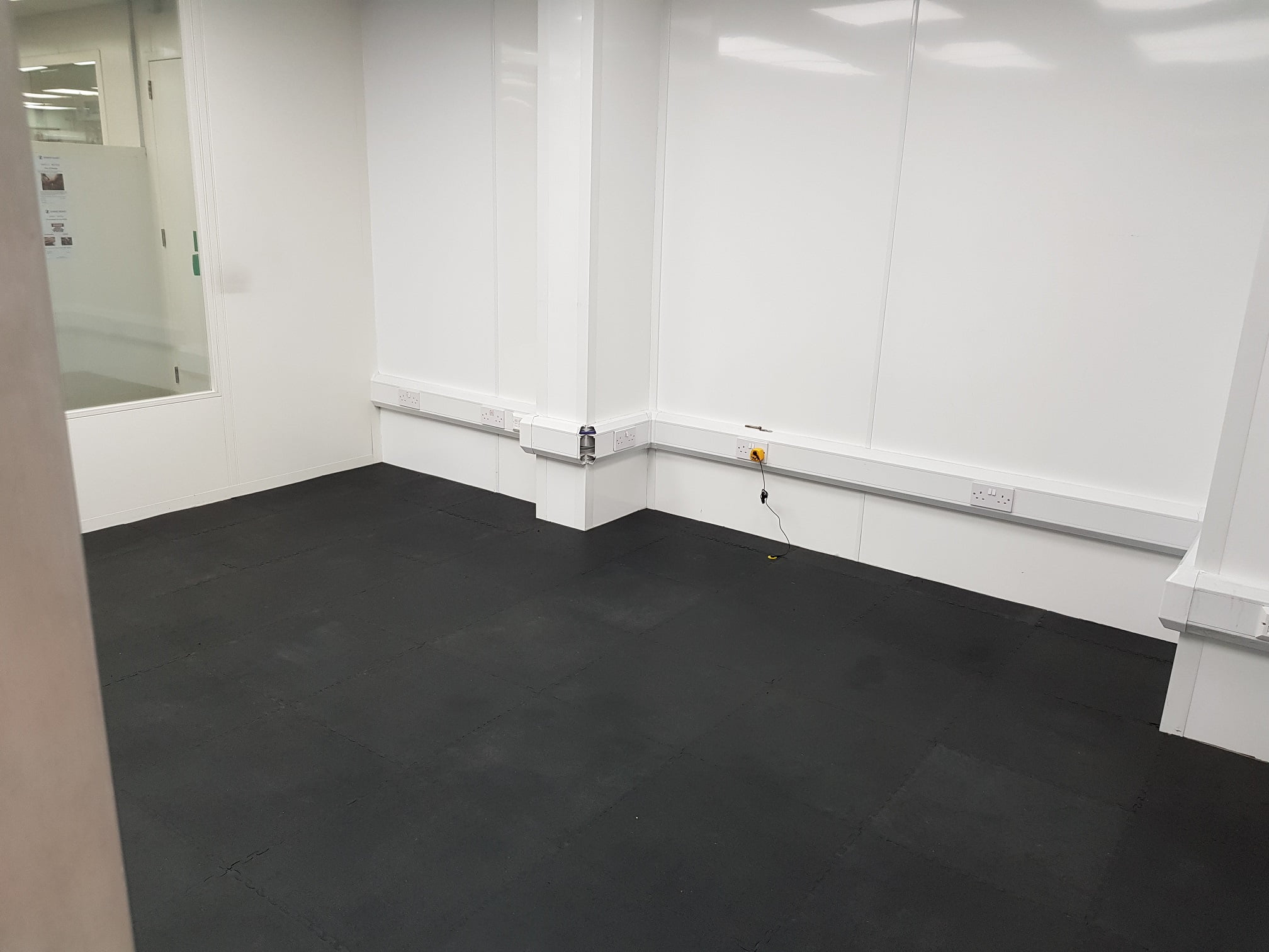 ESD Anti-Static Interlocking Flooring Tiles | Elcom